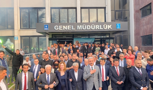 Bursa Büyükşehir Belediye Başkanı Mustafa Bozbey mazbatasını aldı ... Bursa Büyükşehir Belediye Başkanı Mustafa Bozbey mazbatasını aldı ...